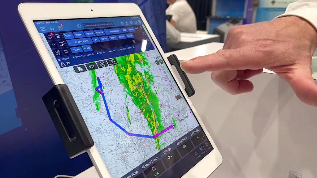 New Universal Avionics Connected FMS Technology Ready to Fly This Year ...