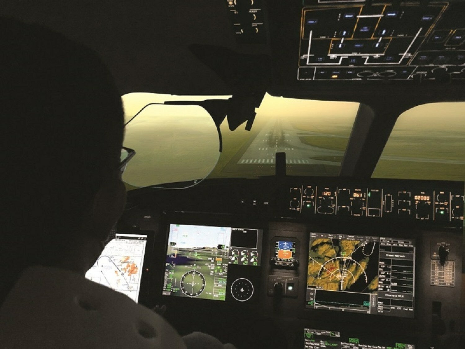 Universal Avionics To Fix, Update Dassault FalconEye Systems - Avionics ...